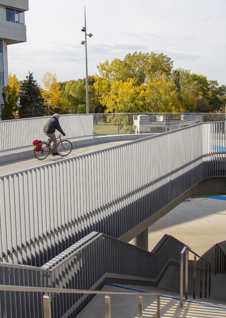 La passerelle du Campus MIL - MSDL